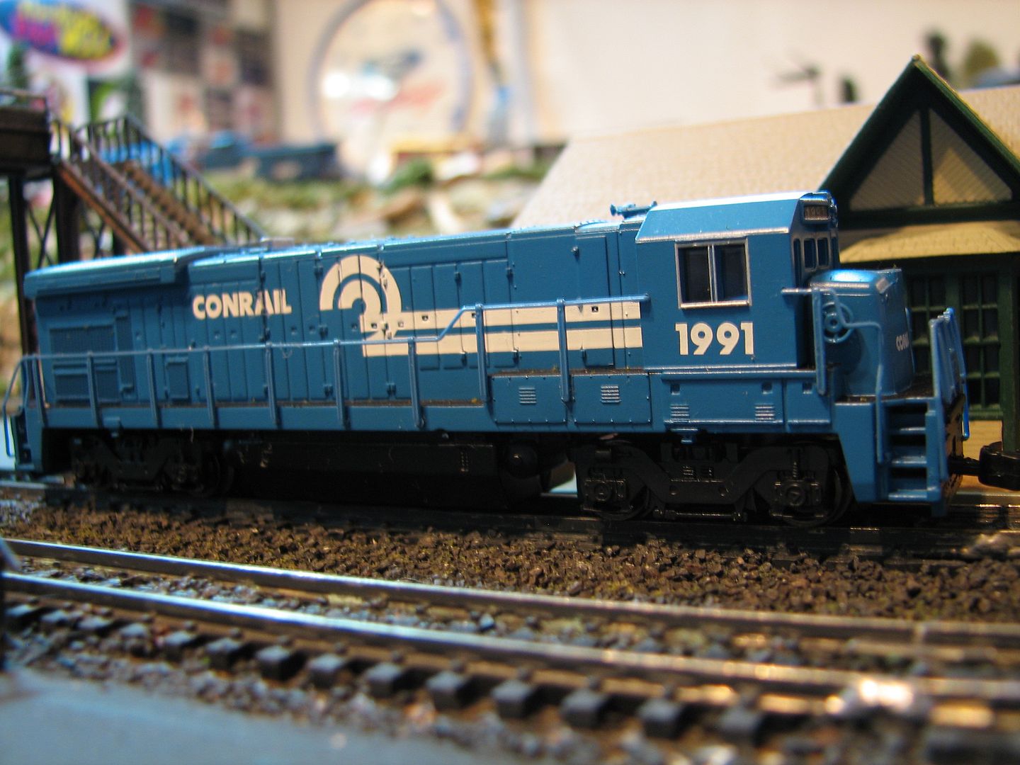 Bachmann B23-7 noisy